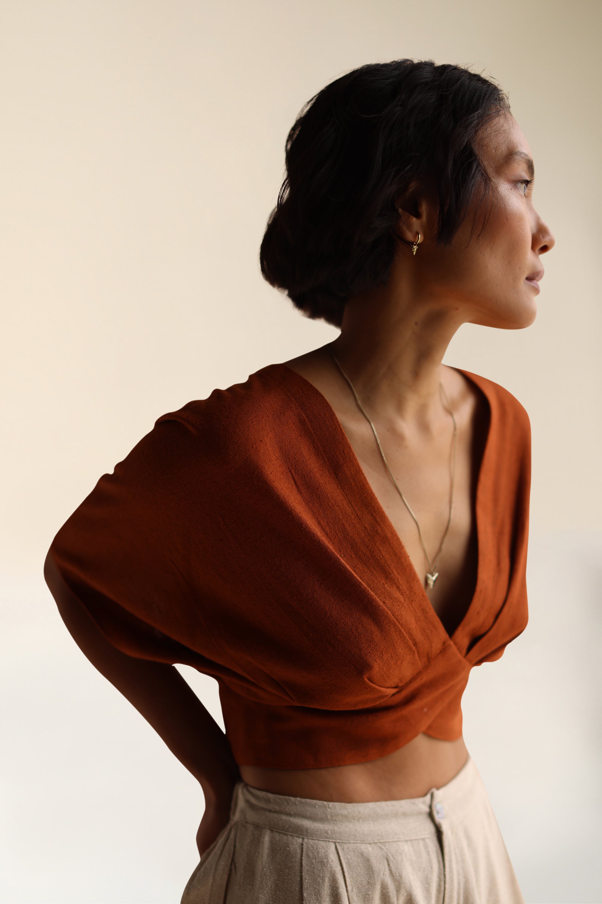 Alice Crop Top Cinnamon | Orange Raw Silk Tie Back Crop Top | FARA Boutique - FARABOUTIQUE