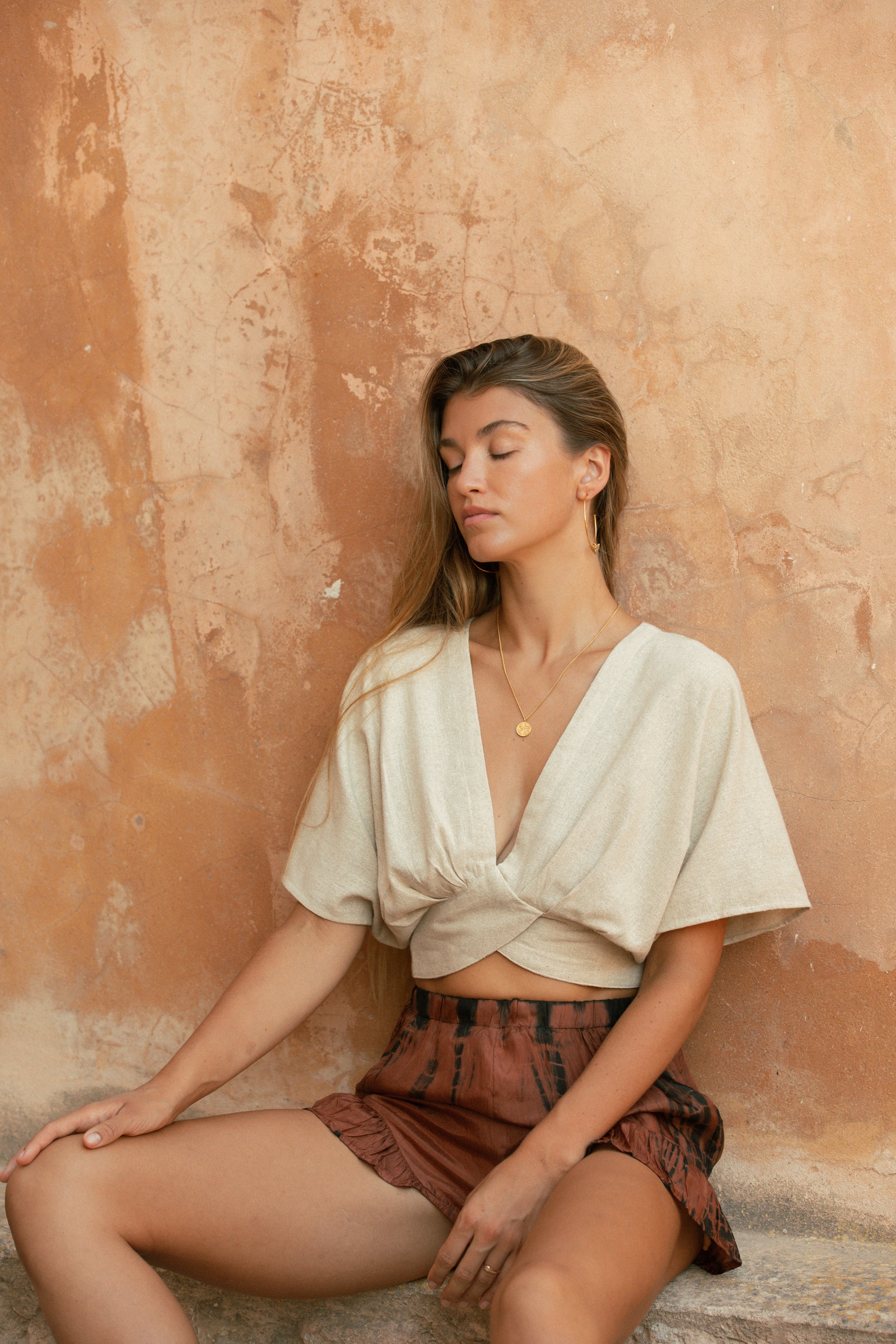 Alice Crop Top Natural | Cream Raw Silk Tie Back Crop Top | FARA Boutique - FARABOUTIQUE